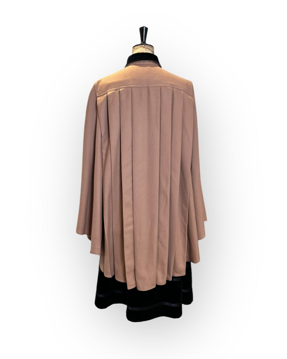 80s Vintage Wool Cape with Velvet Collar One Size – Vintage Finds You